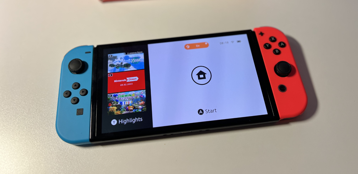 Nintendo Switch - OLED Version mit Super Mario Kart und Mario Party ...